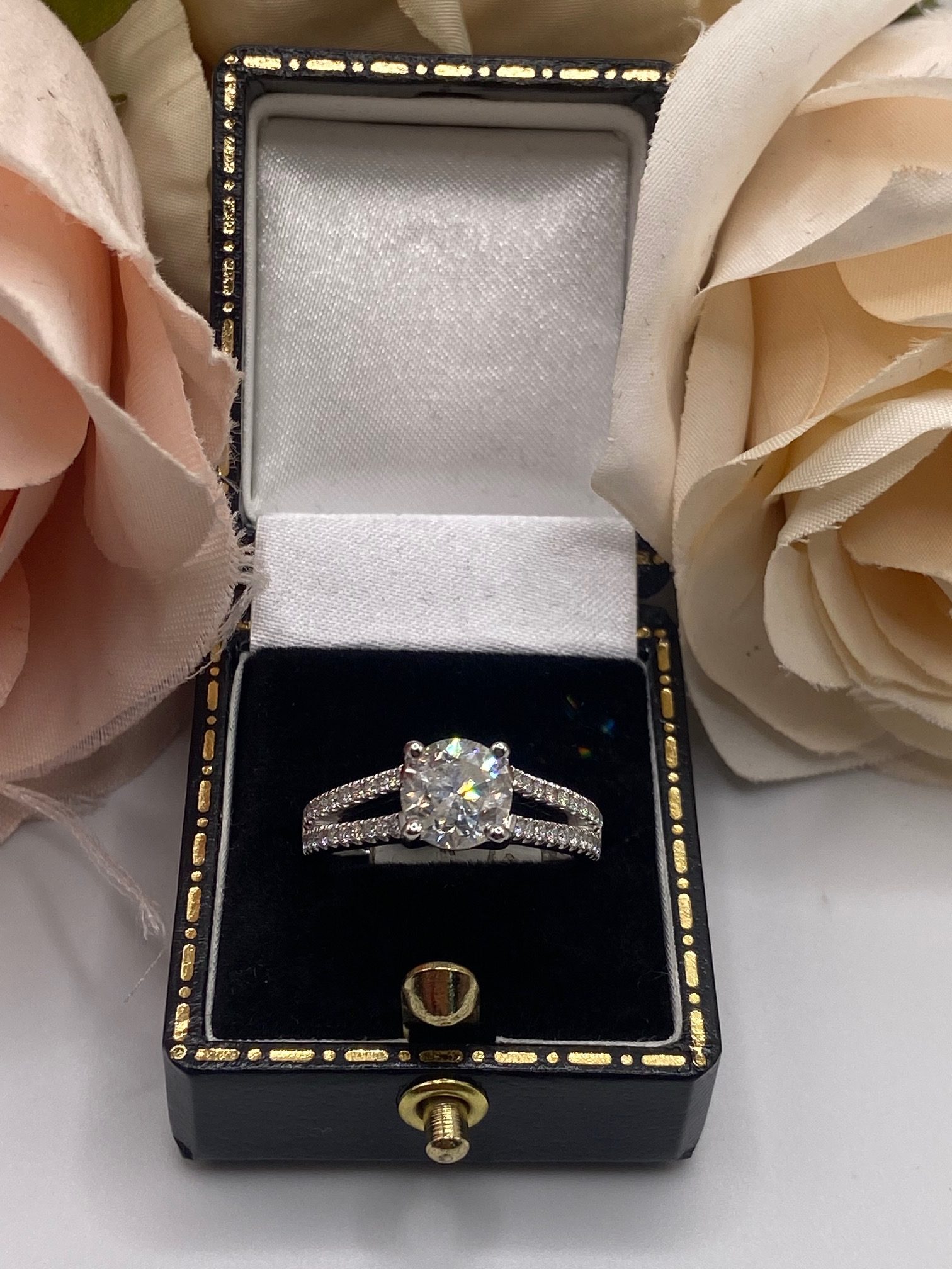 Diamond ring with split shoulder. - Dysons Jewellers